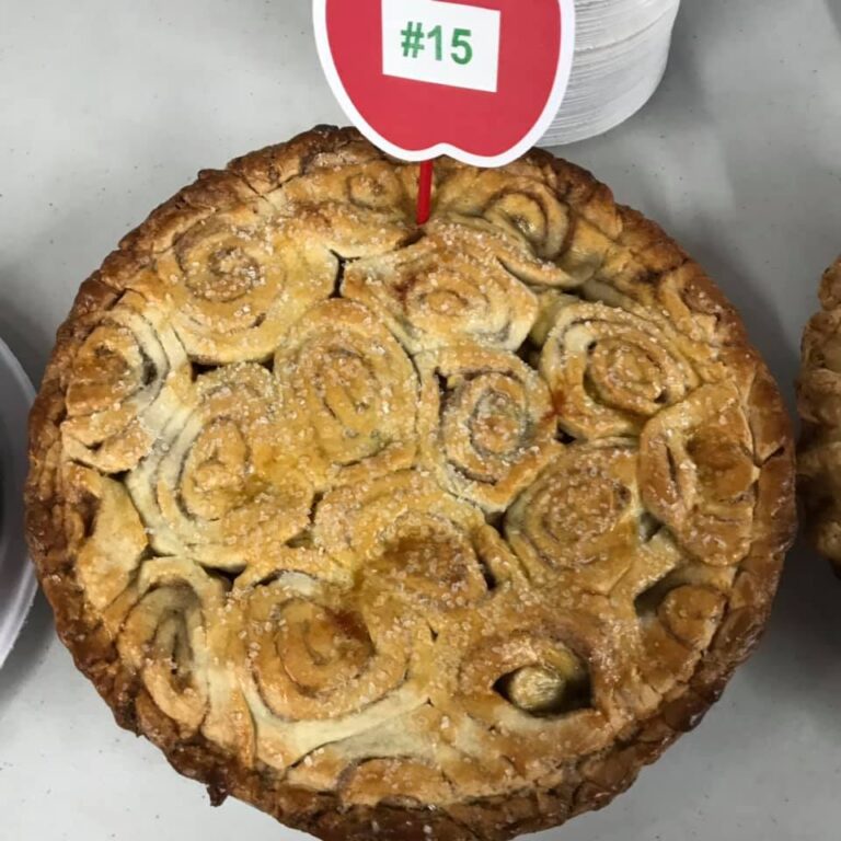 Applesauce Pie Recipe - The Christmas Shoppe