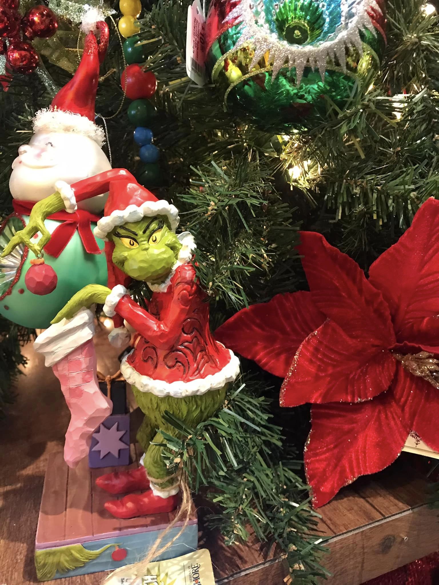 S’more Decorating Magic: Santa’s Workshop Tree! - The Christmas Shoppe