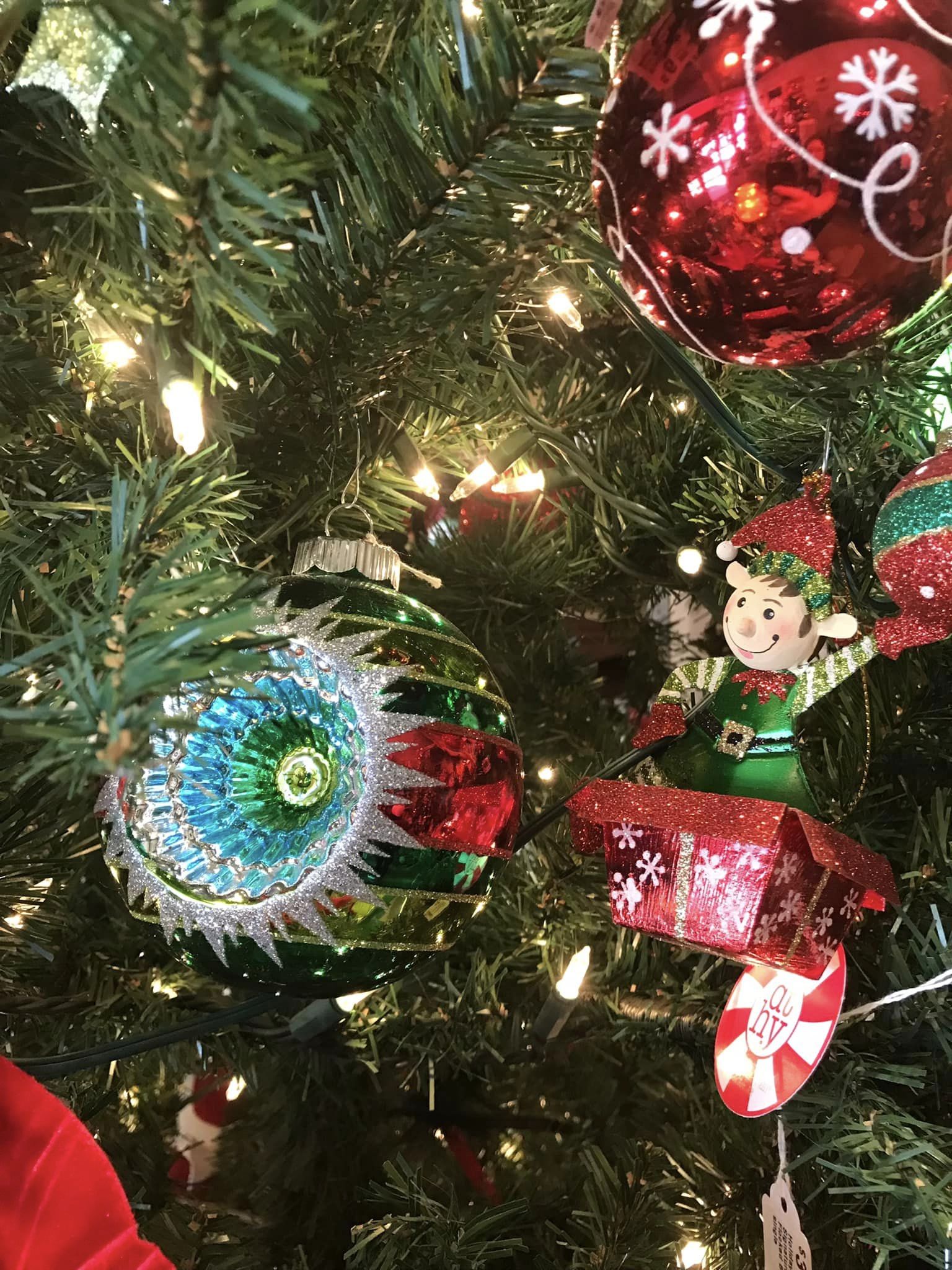 S’more Decorating Magic: Santa’s Workshop Tree! - The Christmas Shoppe