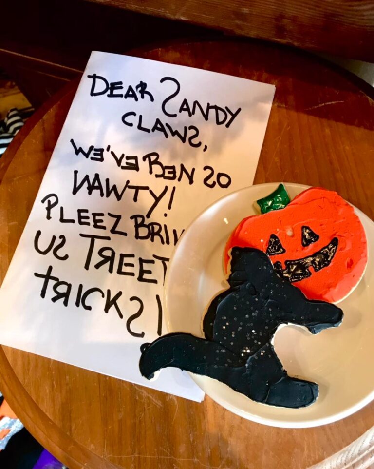 S'more Halloween History - The Christmas Shoppe