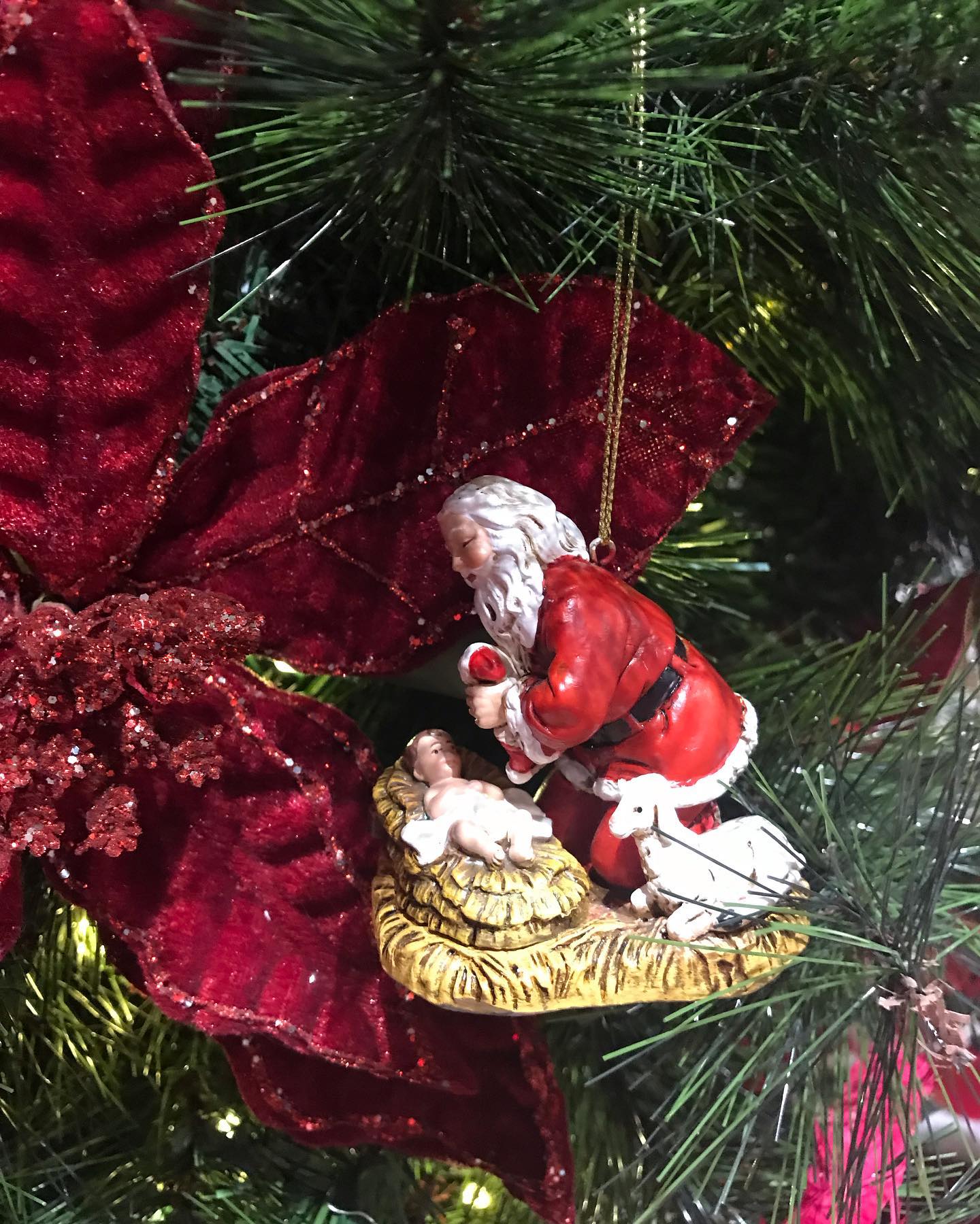 2022 Kneeling Santa Tree - The Christmas Shoppe